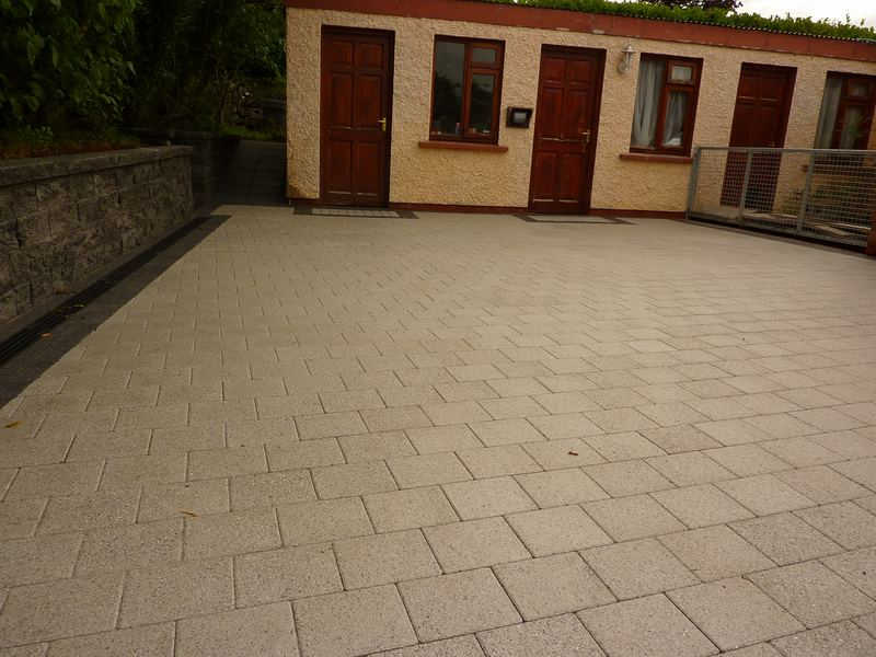 Block Paving - Bespoke Paving Designs - Driveways & Patios